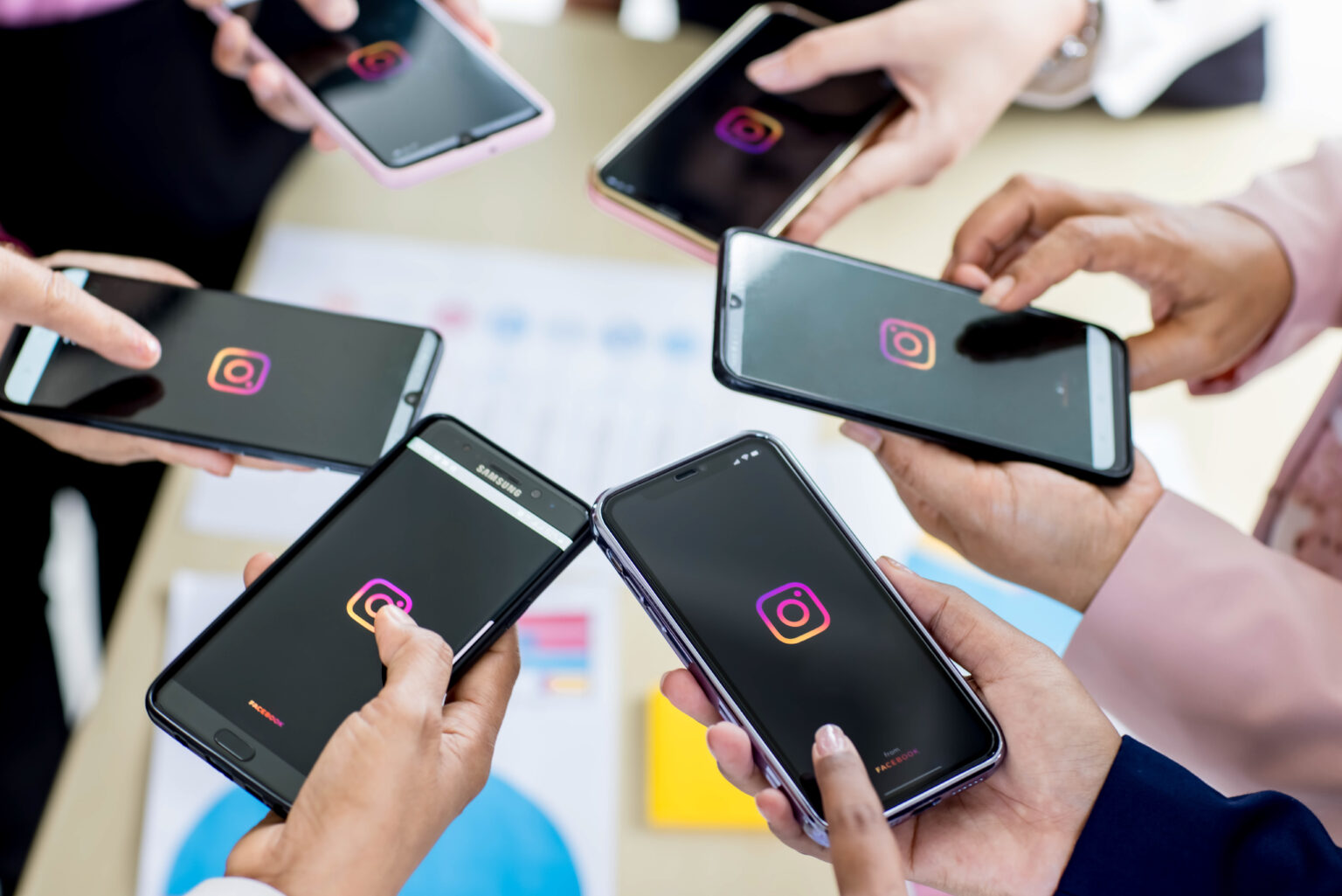 SNS情報マガジン | Instagram（インスタグラム）に登場した「Meta AI」とは？使い方や主な機能について